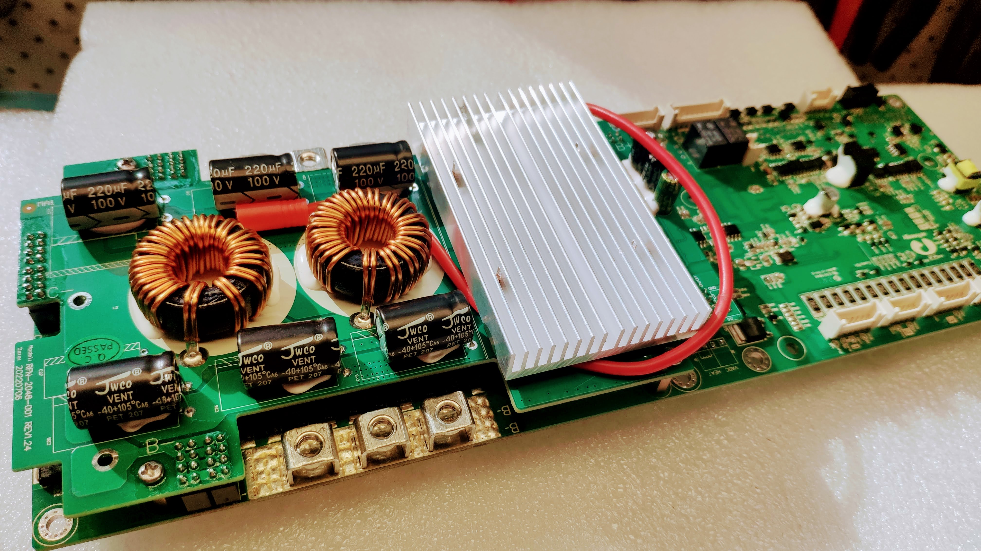 BMS and Balancer – the Off-Grid-Garage